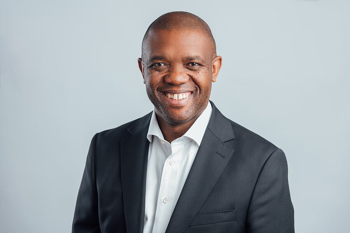 Songezo Zibi | Biography, Age, Wife, Children, Rise Mzansi, SCOPA Chair ...